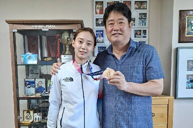 이헌재의 인생홈런 ‘고독한 황태자 윤학길 등산 해변길 산책이 인생의 낙”