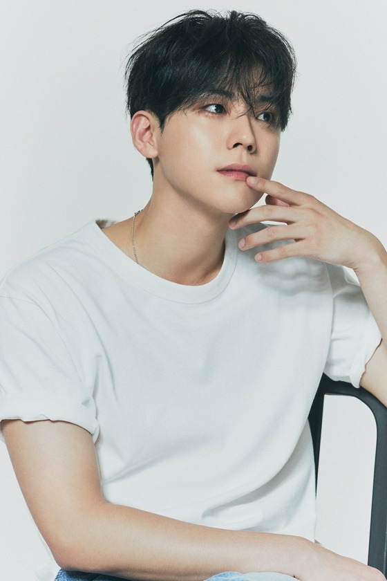 무빙 김도훈 나무 쪼개는 액션 Cg 없이 실제로 쪼갰죠 N인터뷰 ②