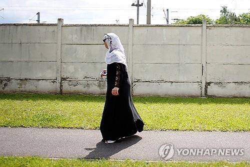 34세 프랑스 교육장관 이슬람 의상 아바야 학교서 착용 금지종합