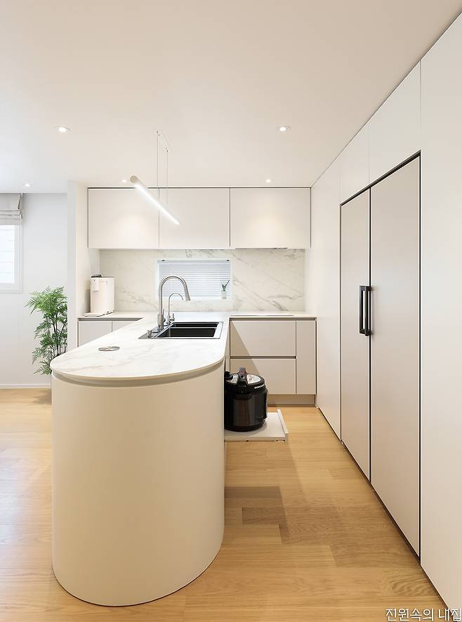 Kitchen Idea 셰프의 주방 And 작은 면적을 활용한 콤팩트 주방 전원속의 내집