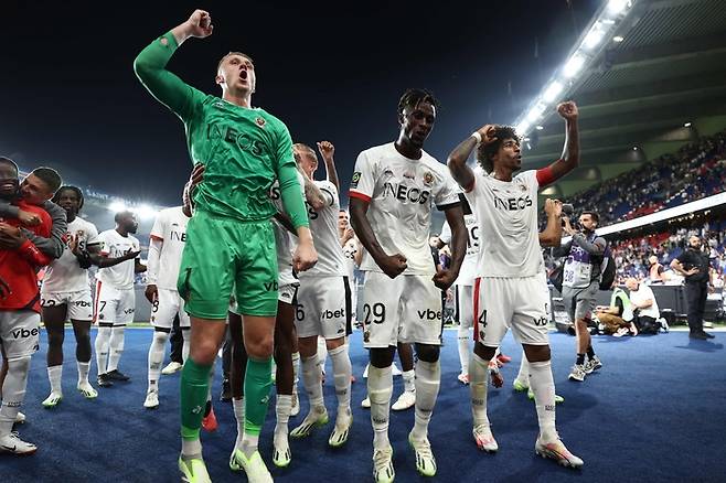 음바페 2골 넣고도 고개 숙였다psg 니스에 2 3 패배엔리케 감독 첫 고배