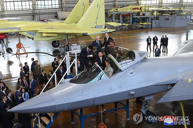 김정은 러시아 항공기술 외부 잠재적 위협 압도