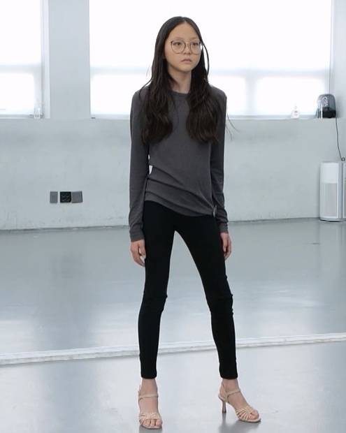 Yoshihiro Akiyama , daughter Sarang Akiyama attends model academy class "It's 7cm big in 3 months"