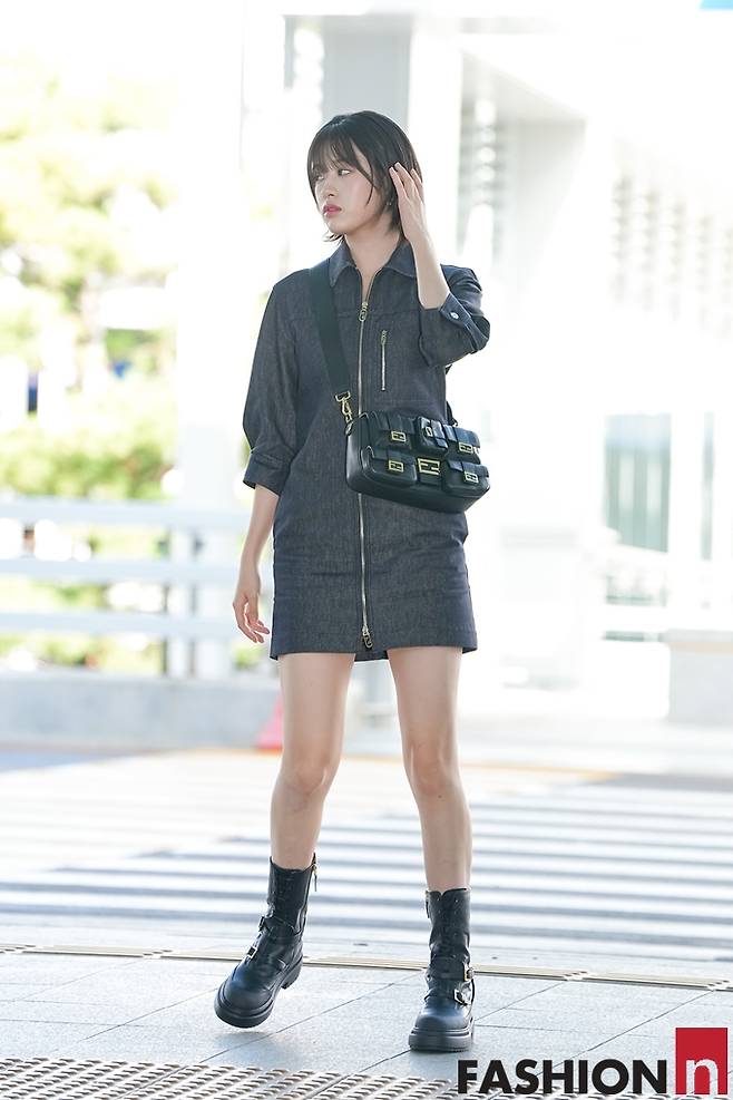 아이브 안유진 숏컷에 딱 집업 슈트 만찢녀 미모의 밀라노 출국 패션엔