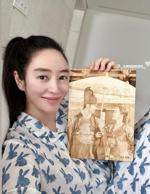 김혜수민낯 광나실물 이런 느낌53세에 파자마포니테일 너무 귀여워데일리룩 어썸클