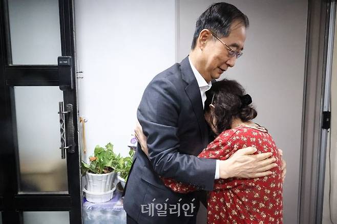 우유 한 팩에 담긴 情한덕수가 배달원 된 사연