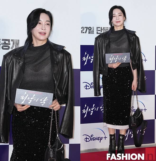 김혜은 올 블랙 서울대의 품격 툭 걸친 가죽 재킷 나들이룩 패션엔