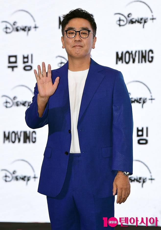 "심장 터질 거 같다"…'무빙' 류승룡, 괴물 장주원 멀끔하게 남우주연상 영예 [2023 ACA & C.OTT]