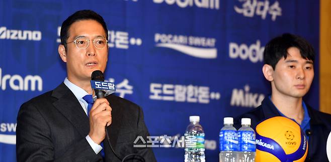 포토 개막 소감 밝히는 삼성화재 김상우 감독 ‘v 리그 미디어데이