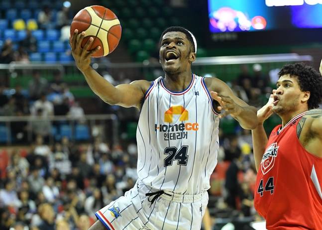 '20점 뒤집은 저력' KCC, 현대모비스 꺾고 KBL 컵대회 첫 우승... '더블더블' 존슨 MVP