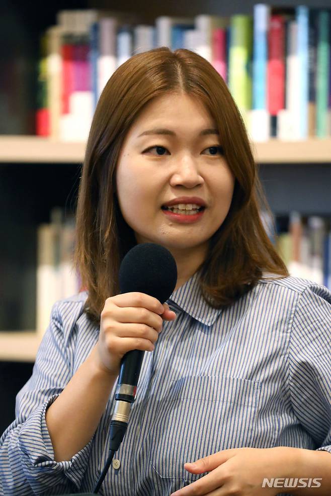 김초엽 작가의 신작 파견자들 기자간담회