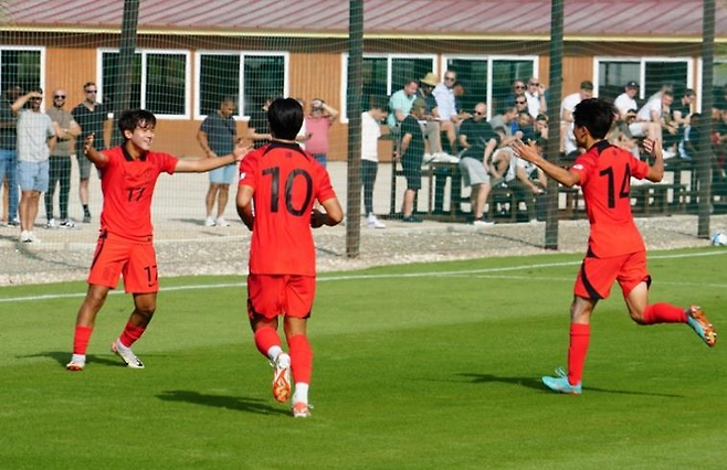 U 17 월드컵 앞둔 변성환호 스페인 4개국 친선대회 2무 1패로 마쳐