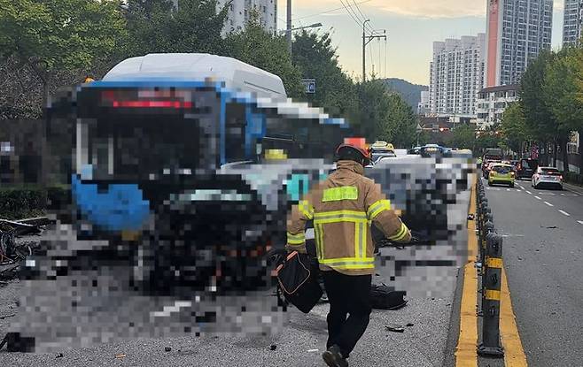부산 북구 교차로서 6중 충돌사고1명 사망·9명 중경상