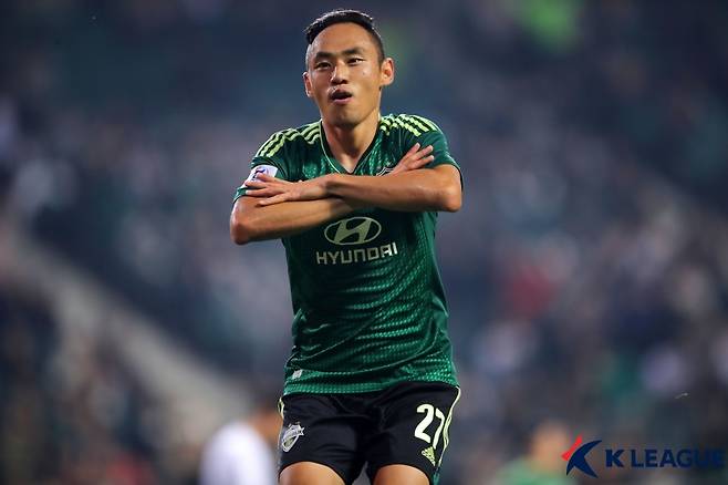 [ACL F조] ‘문선민 관제탑 세리머니’ 전북, 안방에서 라이언 시티 3-0 박살...분위기 반전 성공!