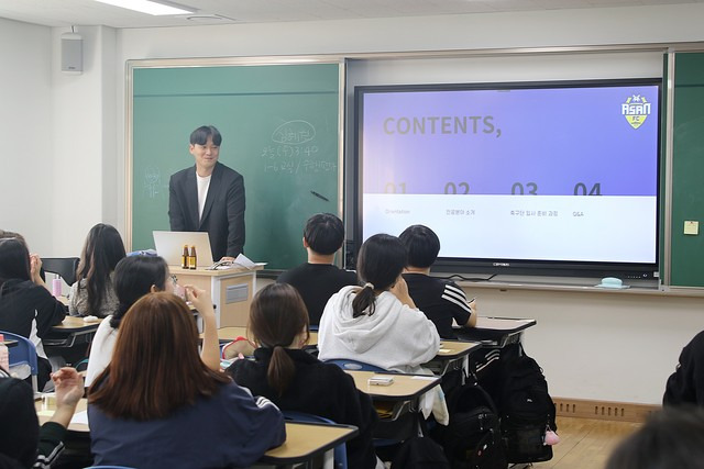 충남아산 이순신고 방문해 청소년진로멘토링 100인 100색 프로그램 진행