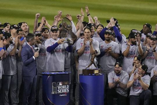 텍사스 마침내 Ws 우승 숙원 풀었다62년 만에 Mlb 정상 등극