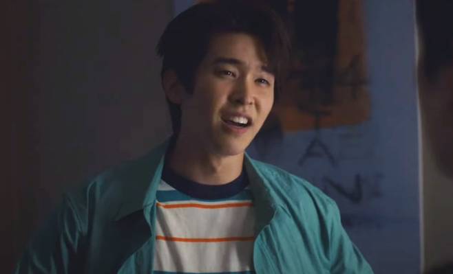 23살인데 26살 연상과 사랑에 빠진 남자 배우 스포엔 뉴세이