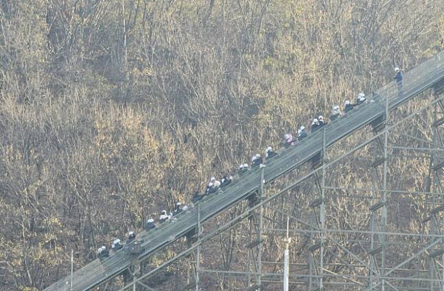 상공에서 멈춘 에버랜드 티익스프레스원인은 전압 문제