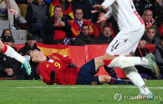 바르셀로나 핵심 미드필더 가비 A매치서 십자인대 파열