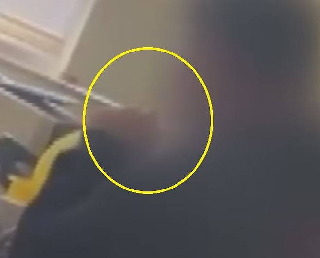 교실서 전자담배 피던 교사학교는 ‘주의 처분만 내려