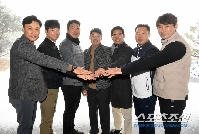 Ks 맞대결 염경엽 이강철 감독 골프장에서 리턴매치 최강 야구인 골퍼를 가린다 야구인골프대회 4년 만 개최