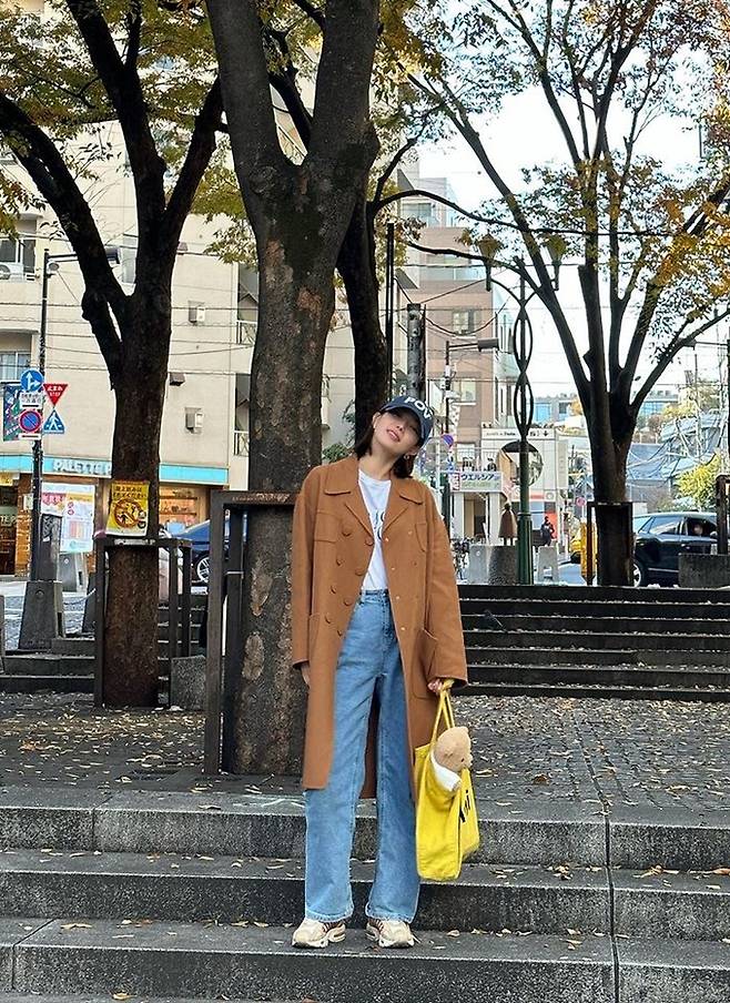 임수향 베프랑 데이트 툭 걸친 코트 하나로 끝 꾸안꾸 얼죽코룩 패션엔