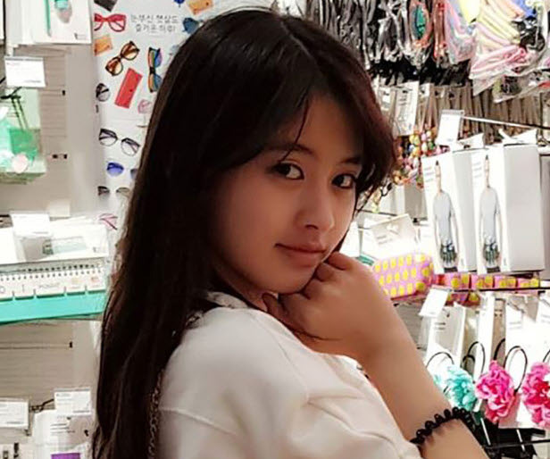 너무 예뻐 바비인형 권나라 아역이었던 배우의 근황 스포엔 뉴세이