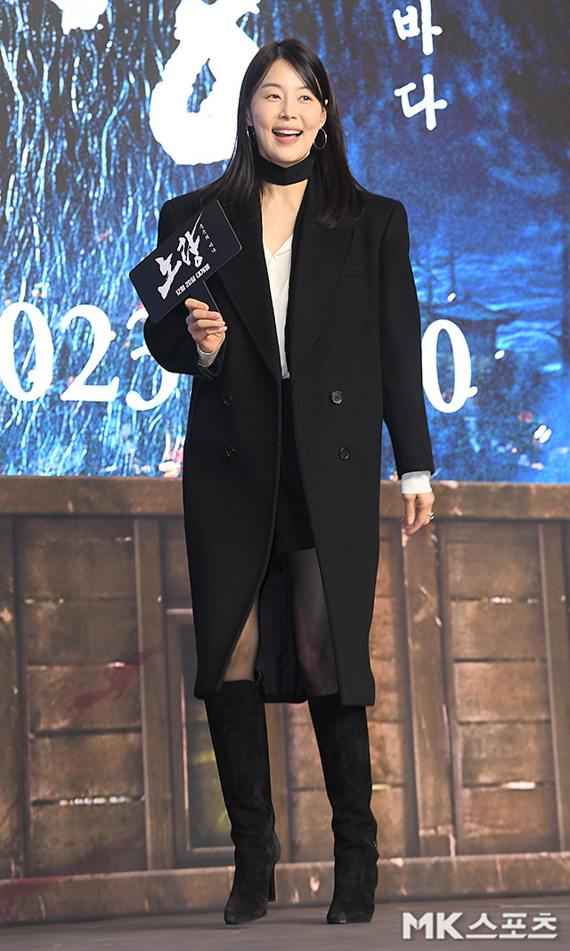 한지혜 코트로 가려지지 않는 긴 다리 ”비율 놀랍다 스타와 패션