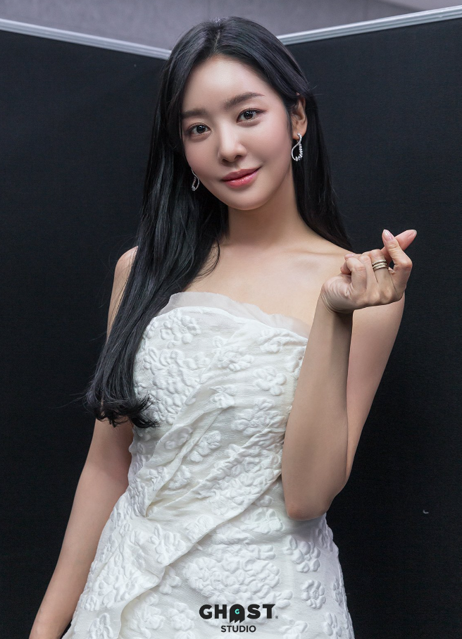 길만 걸어도 대박예쁘다하는 미국 명문대 출신 4개국어 엄친딸 어썸클
