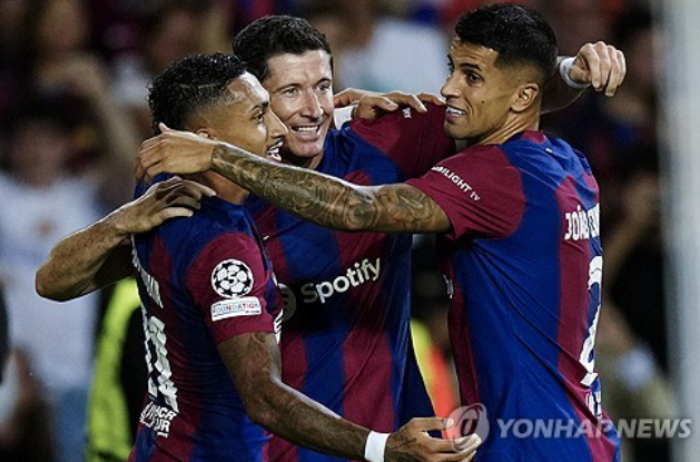 티키타카 어디 갔어fc바르셀로나 역대급 재미 없는 축구졸전 끝 4등 추락 몸살