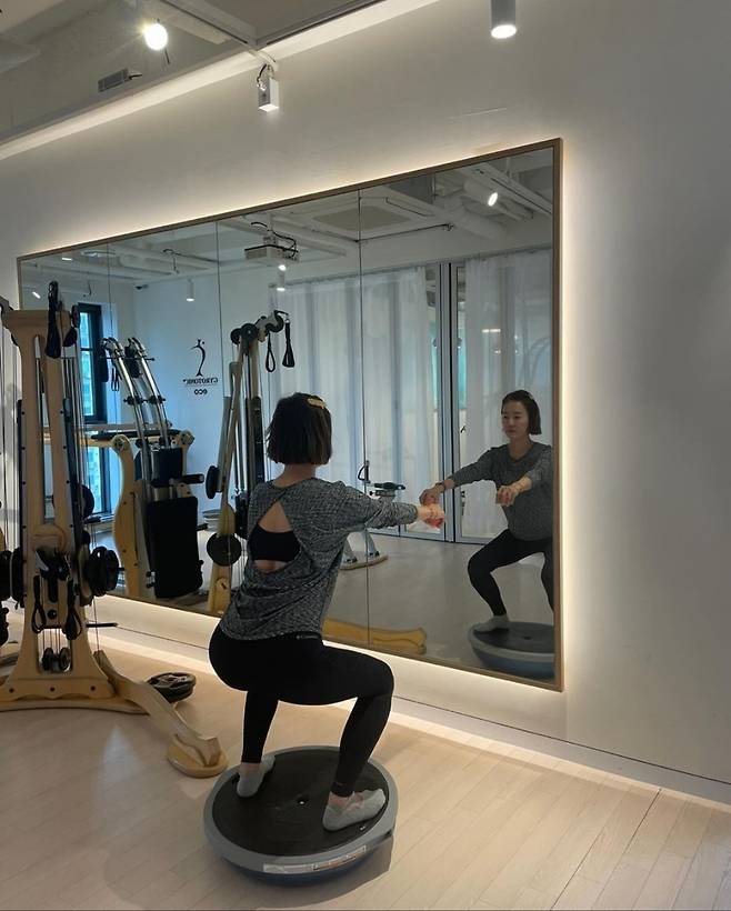 오연수 동안 미모 비결 여기 있었네” 무결점 몸매 애슬레저룩 스타와 패션