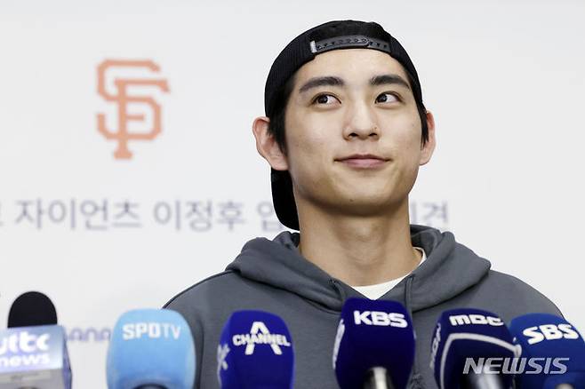 친정 키움에 247억 안긴 이정후 선수들 위해 써주세요