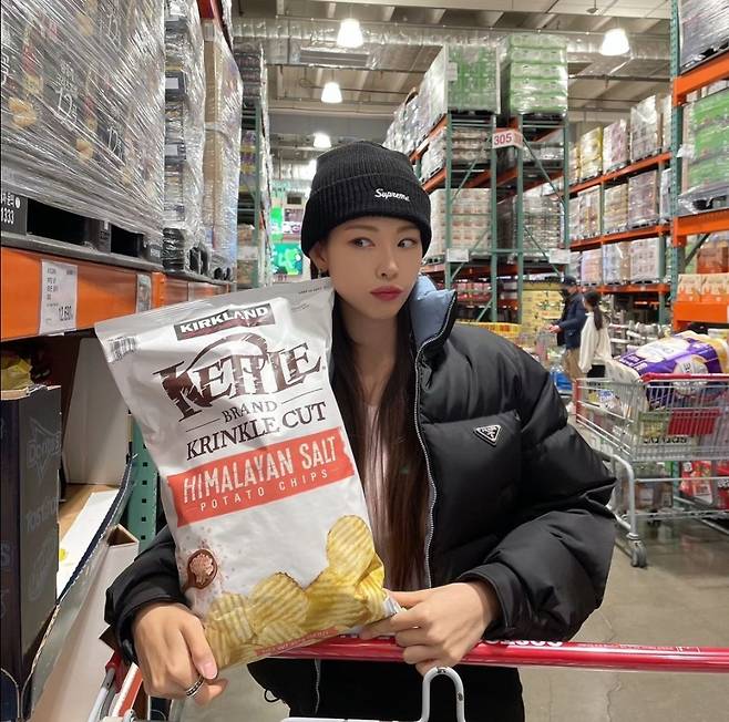 신수지 비현실적 비율 놀랍다 미니스커트 숏 패딩 패션 스타와 패션