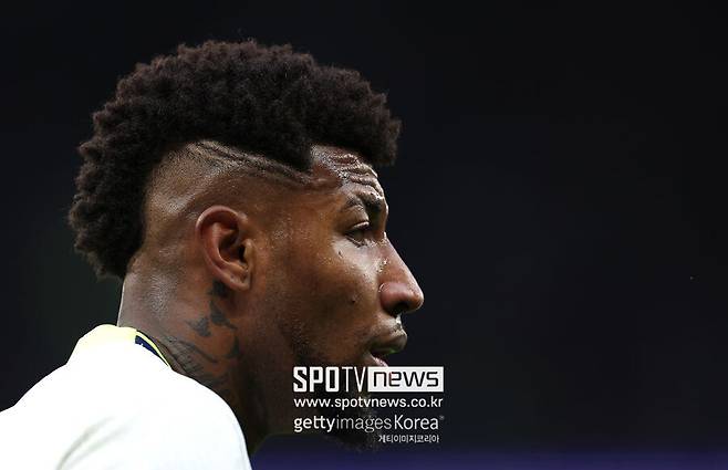 [SPO ISSUE] 주전 공백이 생기면 내게 맡겨라...포스테코글루의 든든한 '땜빵' 에메르송