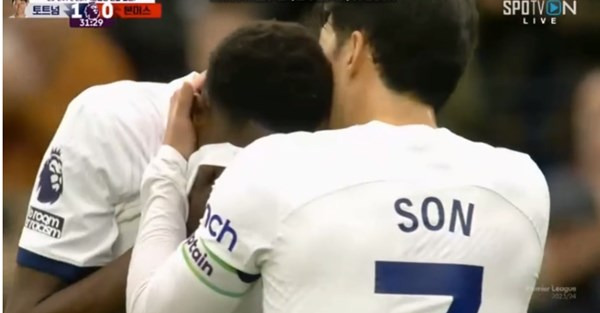 세상에 이런 캡틴이 있네 英 매체 손흥민 부상 교체되는 사르 위로했다