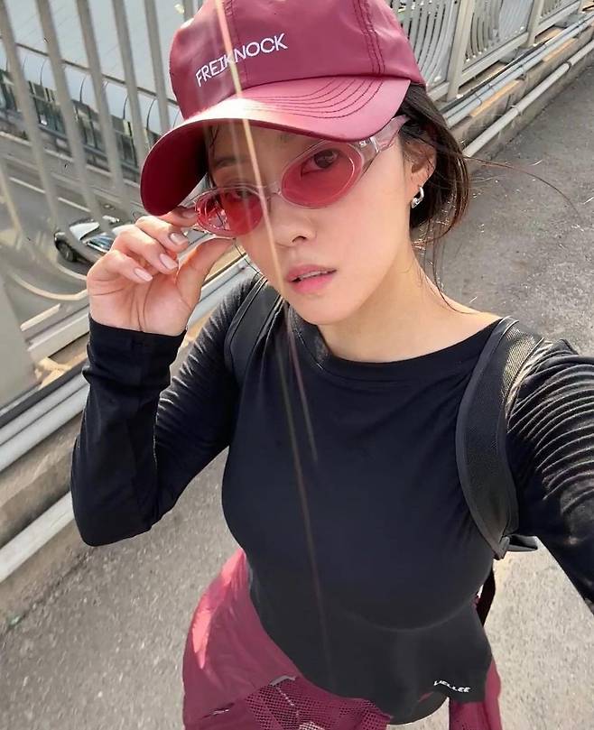 효민 2023년 핫한 스타일링 정리 맨투맨 수영복 데일리룩 라이프 뉴세이
