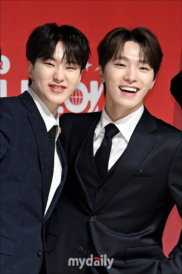 Md포토 세븐틴 호시 디노 닮은꼴 미소