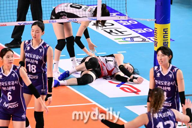 그만 좀 올려 1점을 위해 오픈 4번 디그 블로킹득점 후 코트에 쓰러진 소영 언니 곽경훈의 현장