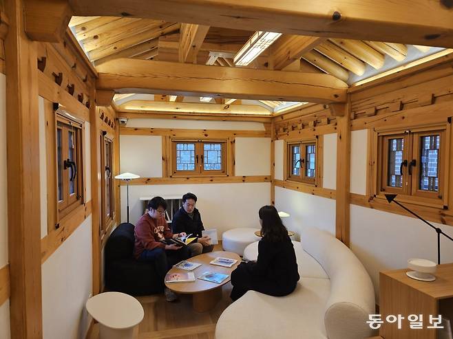전통가옥 넘어 ‘핫플로 ‘서울한옥 본격화