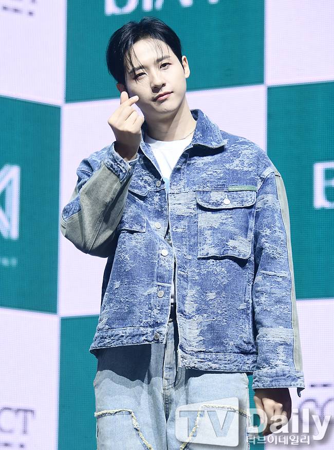 [TD포토] B1A4 신우 '산듯한 미소'