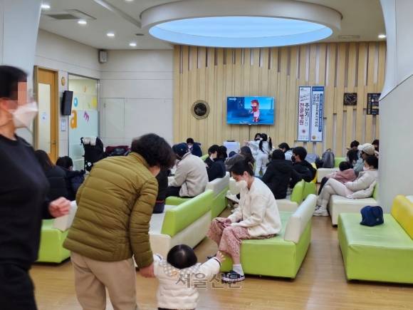늦은밤 아이 아프면 하늘 무너져 집 근처 아동병원 최고의 선물”