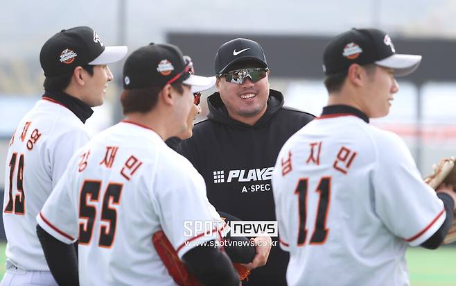 Ml 78승 류현진과 동행이라니한화 1r 차세대 에이스들 덤벼야 산다