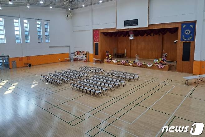 학교 공사로 체육관 임시교실서 수업거제 특수학교 학부모들 안전 등 우려