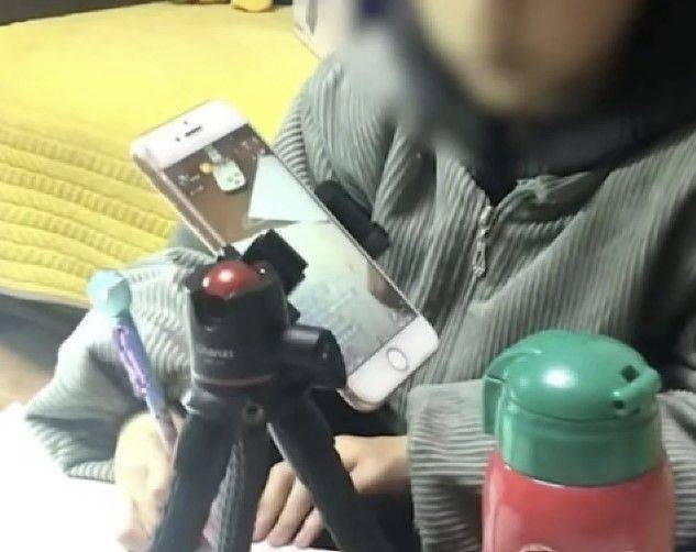 9살 아들 공부모습 생중계한 엄마능률향상 Vs 인권침해 논란