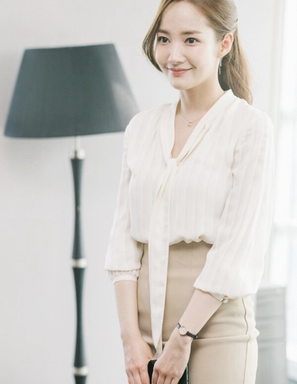 오피스룩 최강자 박민영 이번엔 과했나 이포커스
