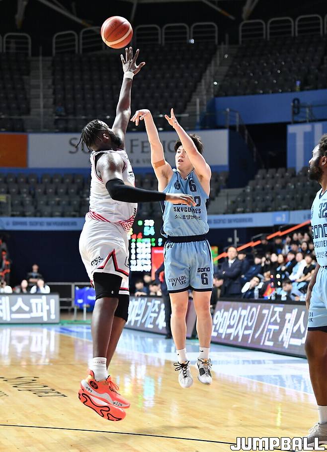 [뒷북STAT] ‘KBL 최초’ 이정현, 30점-10Ast-3P 7개+ 2회 작성