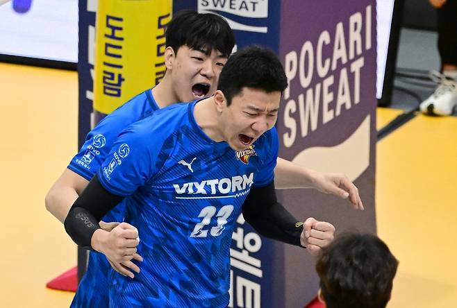 높이에서 압도 한국전력 Kb손해보험 3 0 완파3연승 질주→4위에 승점 1점 차 추격