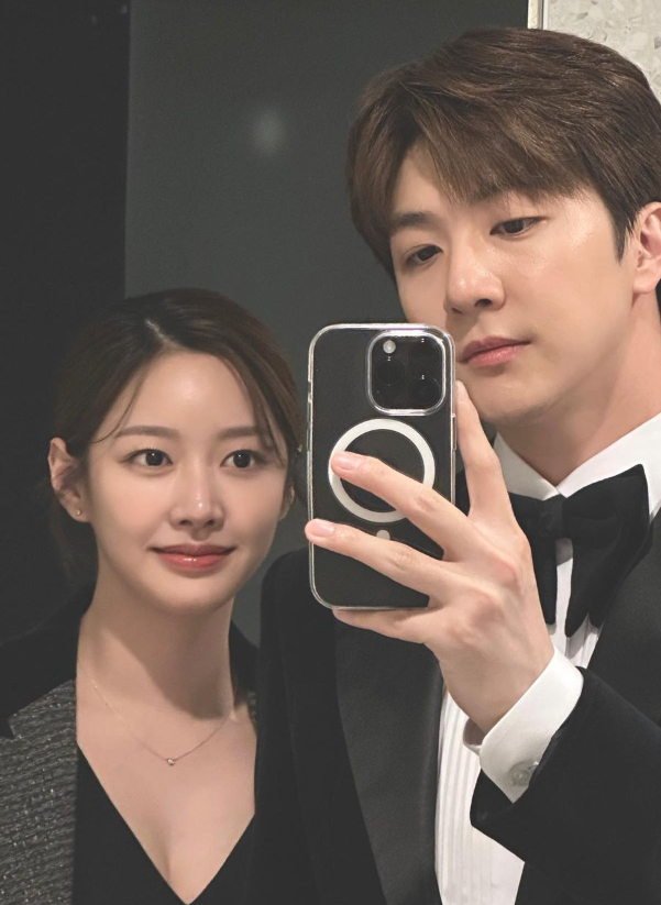 4년 공개열애하더니 깜짝♥결혼 발표한 아이돌 커플발리에서 웨딩촬영중웨딩드레스 어썸클