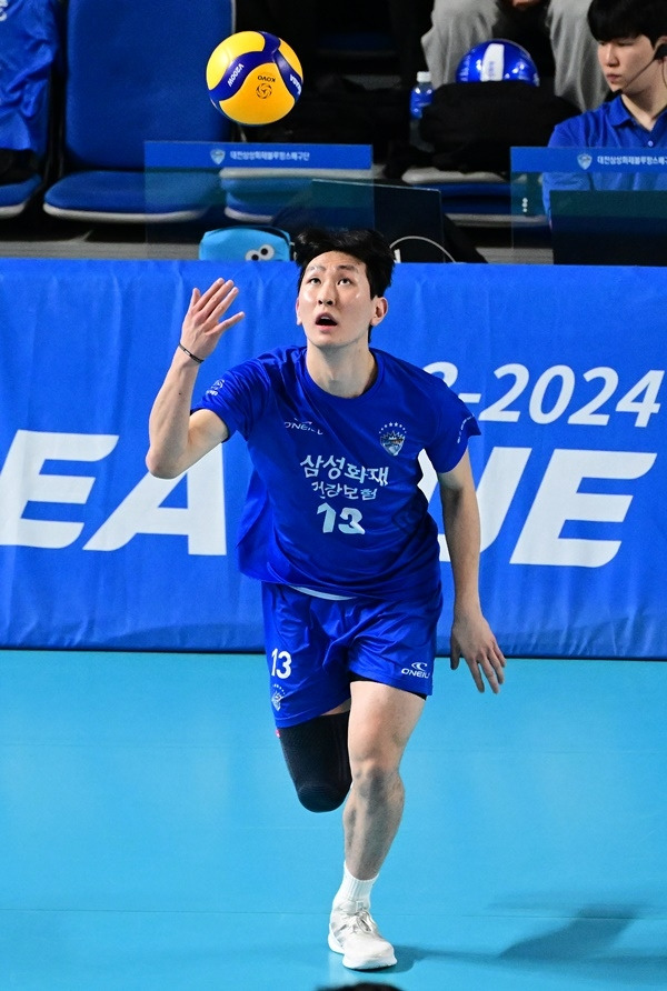 신인왕 Mb 발목 부상→8주 이탈 악재6년 만에 봄배구 꿈꾸는 삼성화재 아쿼 1순위와 이적생의 어깨 무겁다