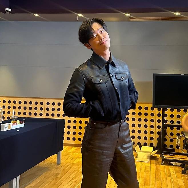 남궁민 패션도 멋있어 멋들어지는 가죽 재킷 데님 팬츠 셋업 패션 스타와 패션
